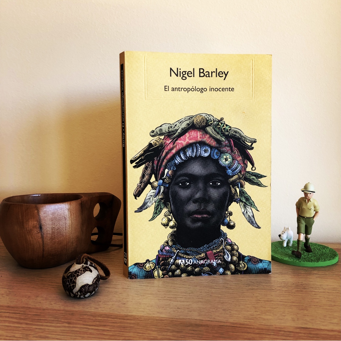 Reseña de El antropólogo inocente de Nigel Barley – Leer es vivir dos veces